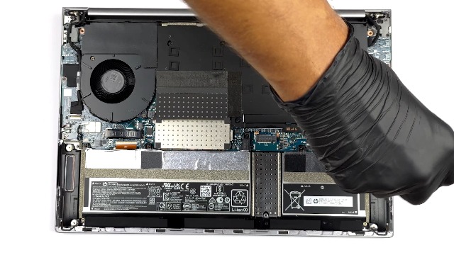 Watch HP ZBook Studio G9 - disassembly and upgrade options on Amazon Live