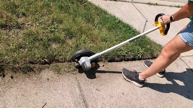 Watch Quick Demo of this DW Cordless Edger - Loving it on Amazon Live