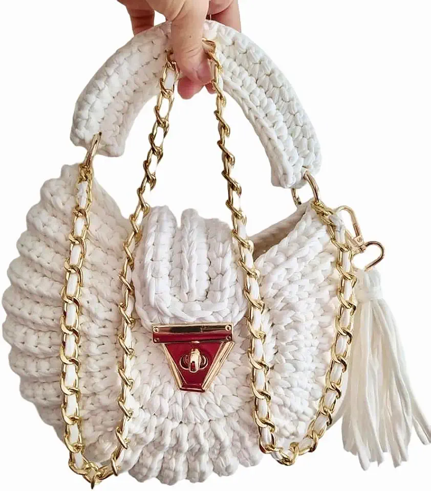 The Shell Bag Crochet: A Beginner's Guide To Summer Style | CyCrochet