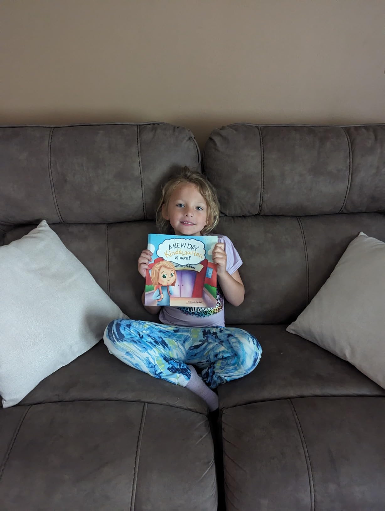 Amazon.com: A New Day: Kindergarten is Here! eBook : Kendall, Angela ...