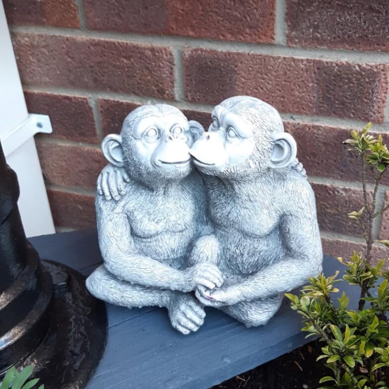 Garden Milestone Effect Animal Garden Statue Kissing Monkeys Sitting ...