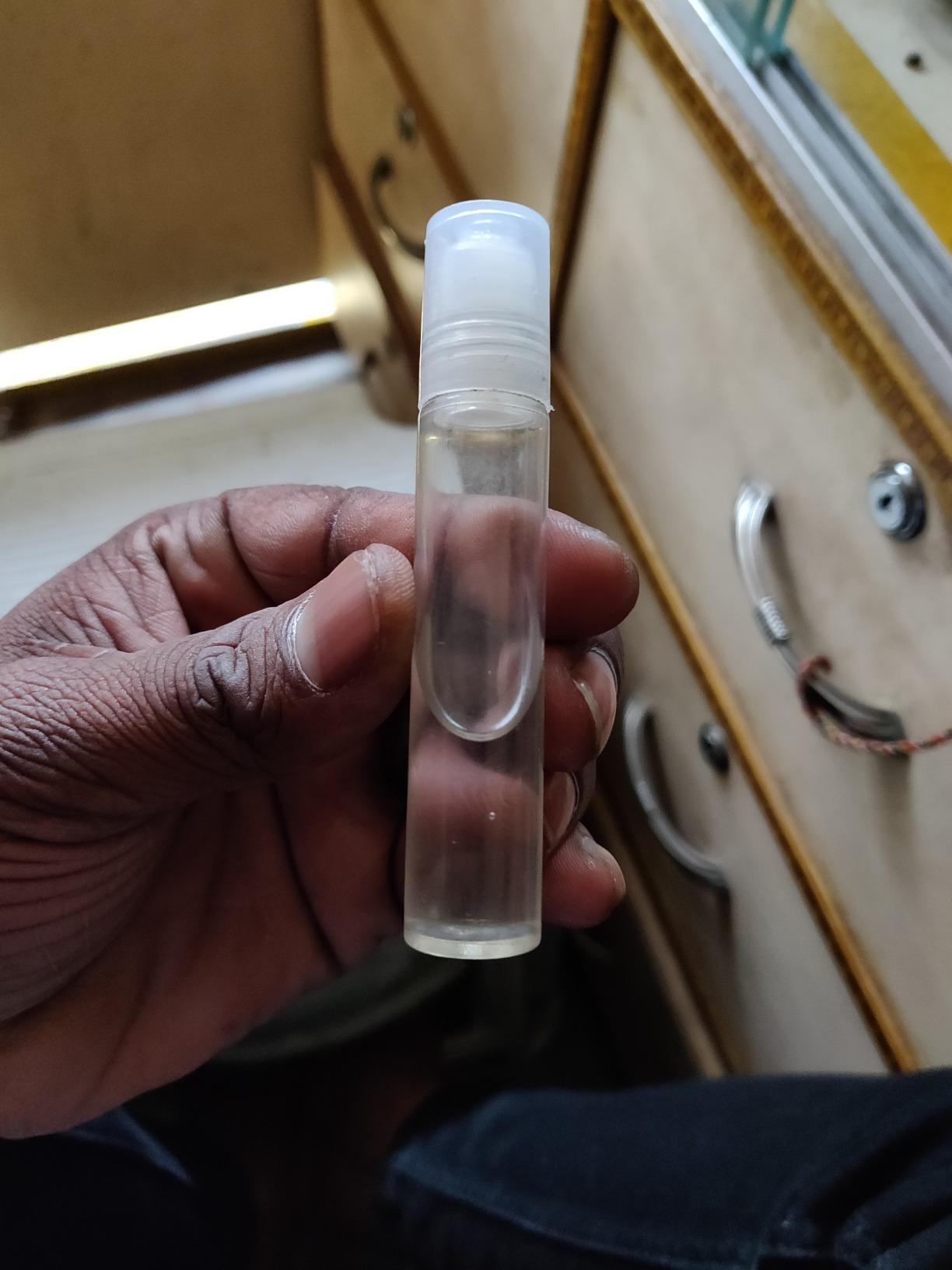 Brahma Bull Lip Treatment and Protection Roll On, 9ml : Amazon.in: Beauty