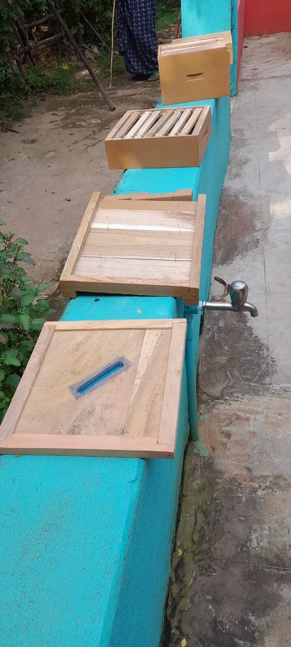 Honey Equip Honey Bee Hive Box ISI A Type Wooden Assembled and Complete ...