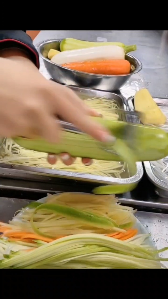 Watch Stainless Steel Melon Planer and Vegetable planer on Amazon Live