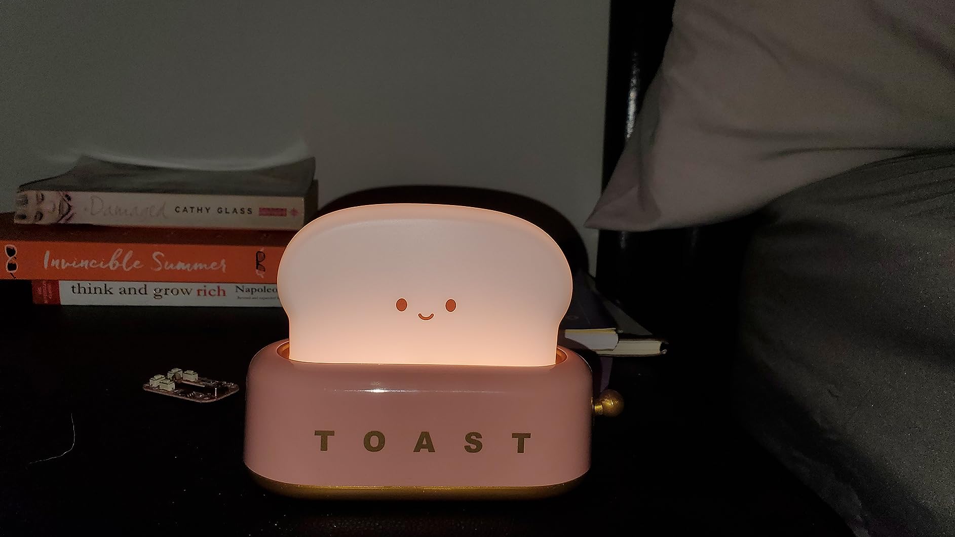 QANYI Desk Decor Toaster Lamp, Rechargeable Small Lamp with Smile Face ...