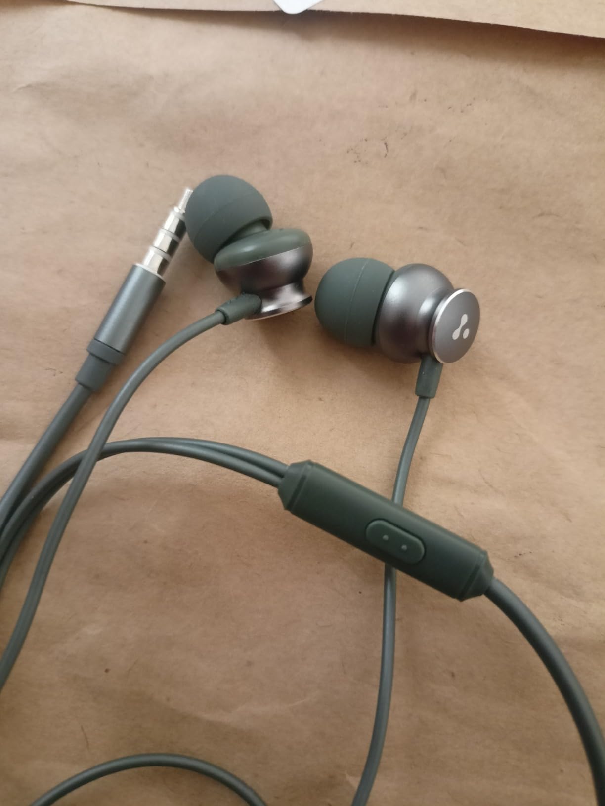 Ambrane Stringz 38 Wired Earphones with Mic, Powerful HD Sound with High Bass, Tangle Free Cable ...