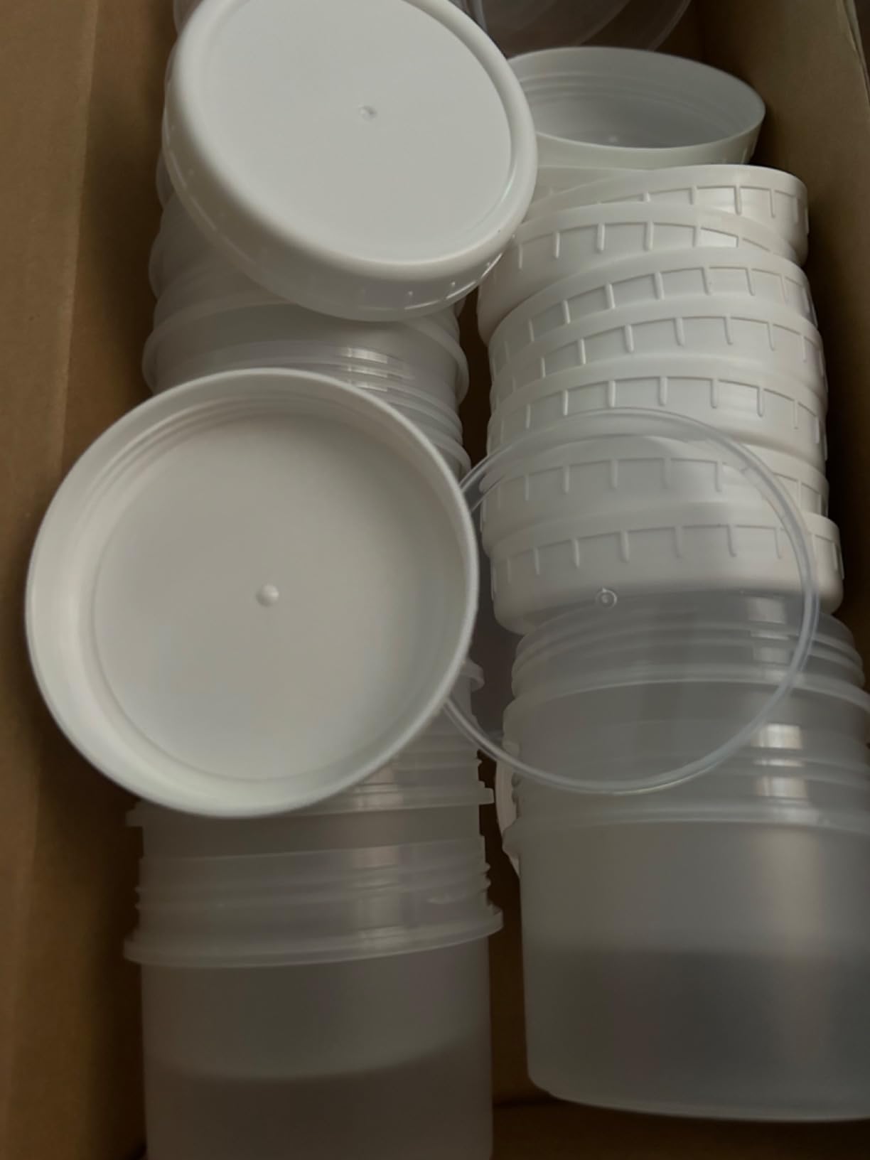 Amazon.com: Qeirudu 5 oz Small Plastic Food Containers with Screw On ...