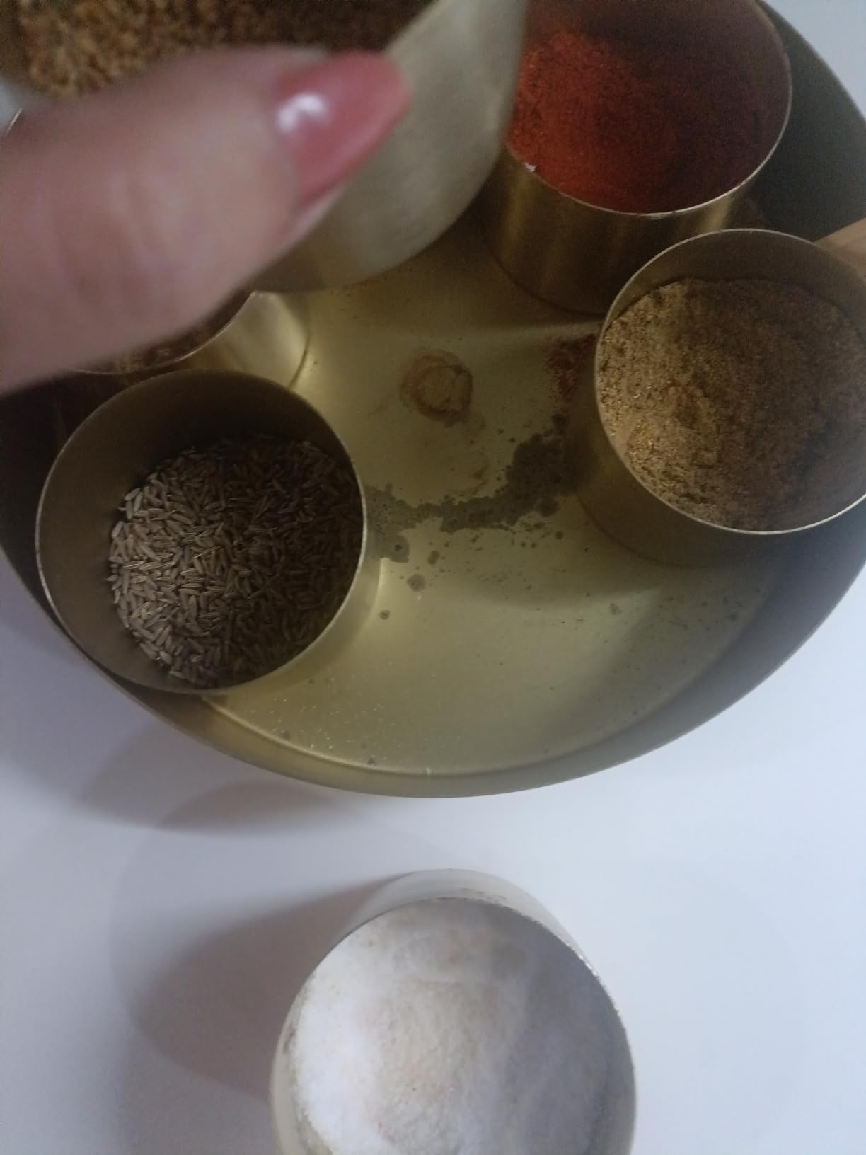 WHITE CLIFF SPICE BOX/CONDEMENT SET/MASALA BOX / 1 BOX WITH 7 BOWLS AND ...