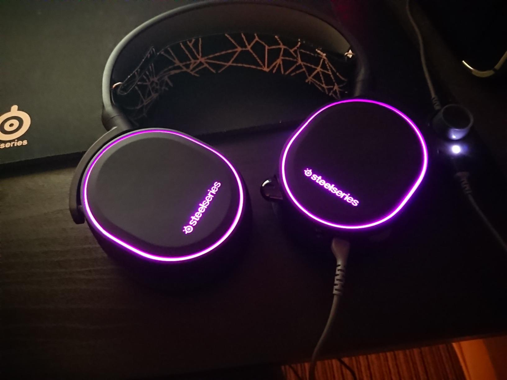 SteelSeries Arctis 5 Legacy Edition, RGB Illumination Gaming Headset ...