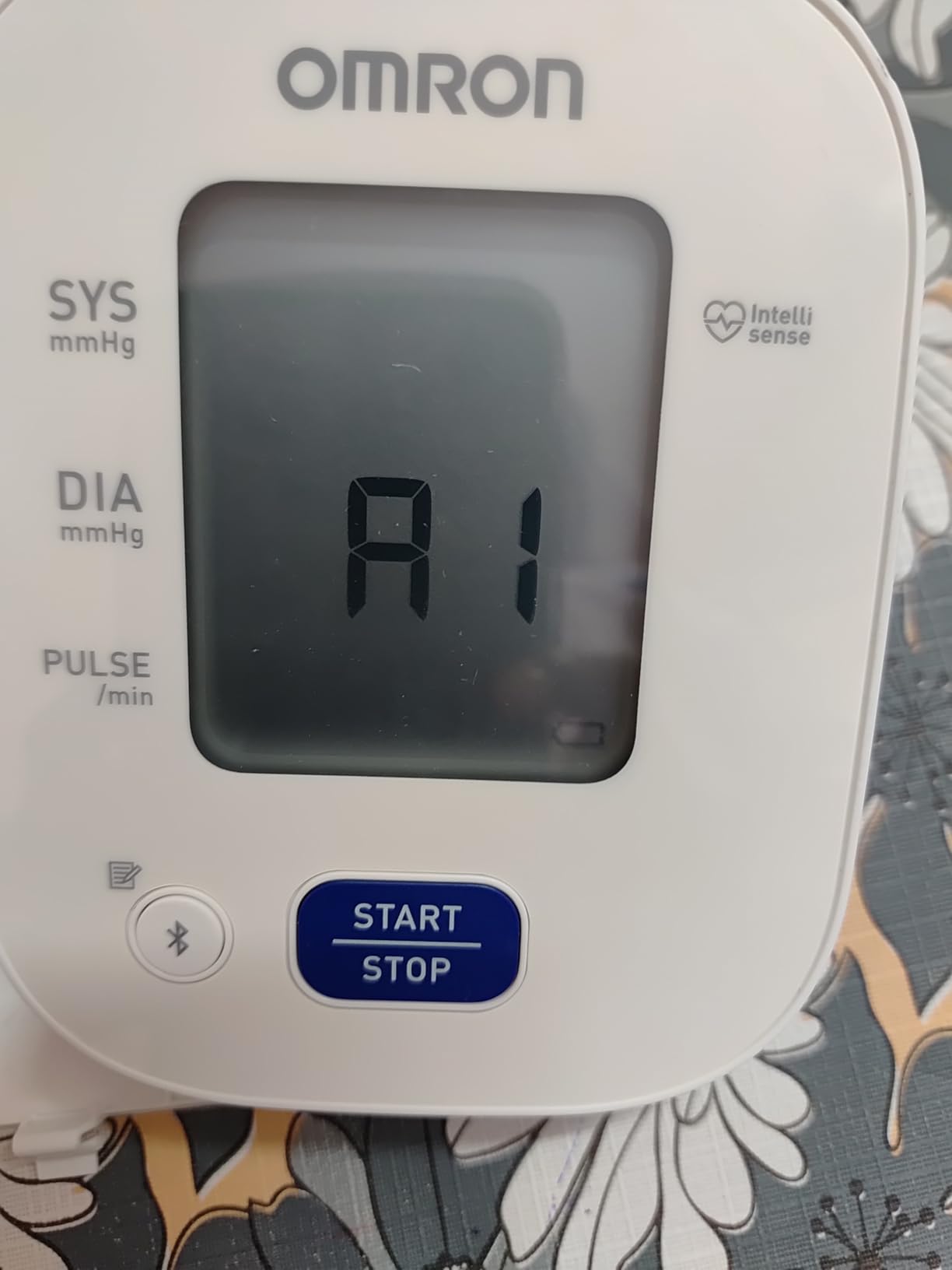 Omron HEM 7140T1 Bluetooth Blood Pressure Monitor