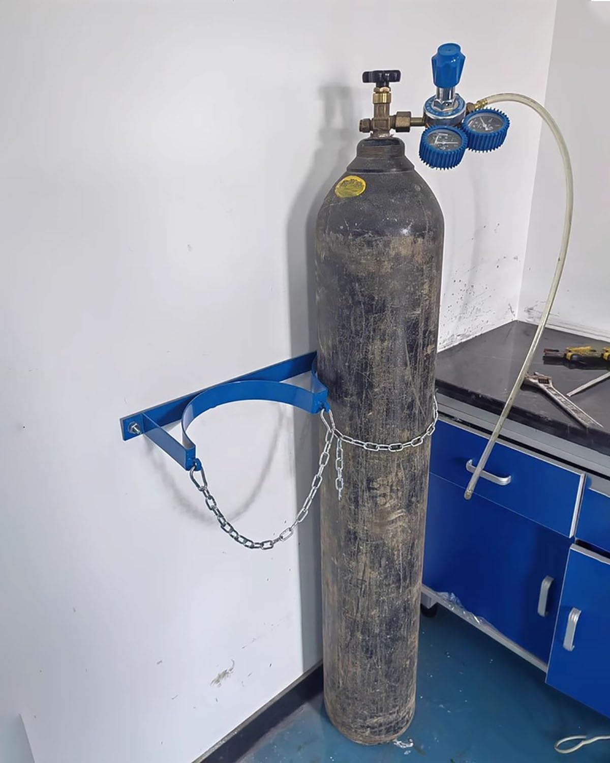 Amazon.com: Oxygen Tank Holder 2 Pcs Wall Mount Oxygen Tank Holder for ...