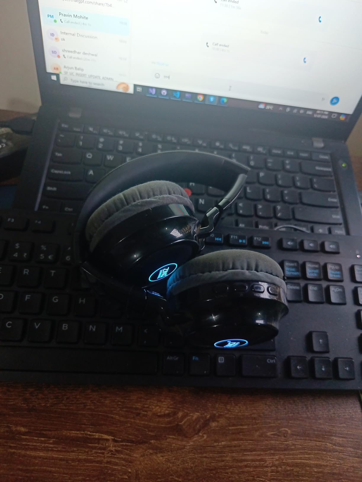 Zinq Technologies Erupt ZQHP-4155 Bluetooth Wireless On Ear Headphones ...