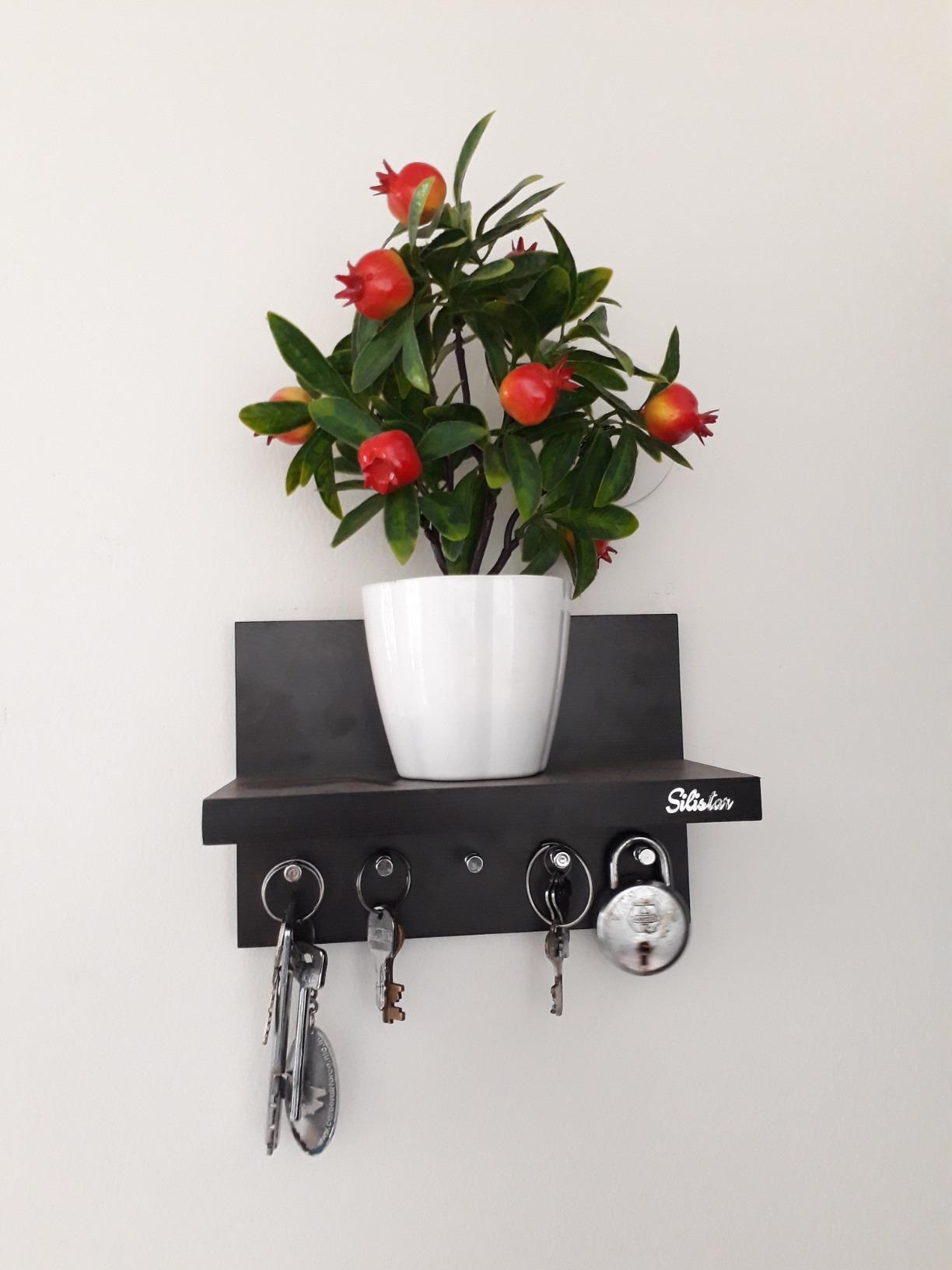 Silistar Display 5 Wall Mounted Wooden Key Holders with Shelf (Brown ...