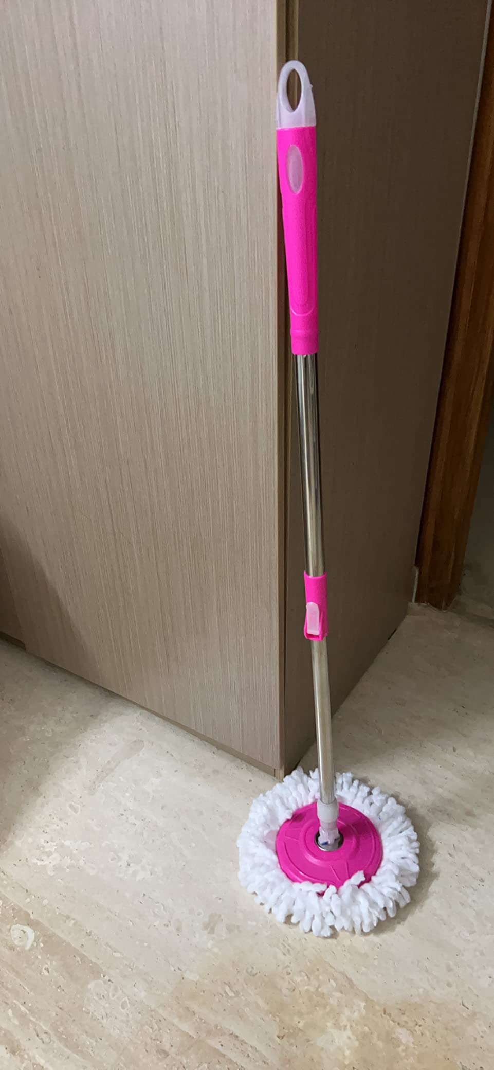 Stainless Steel and Plastic Mob Road Stick with 360 Degree Rotating ...