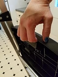 Amazon.com: Rubbermaid 3-Step Ladder, Aluminum Lightweight Folding Step ...