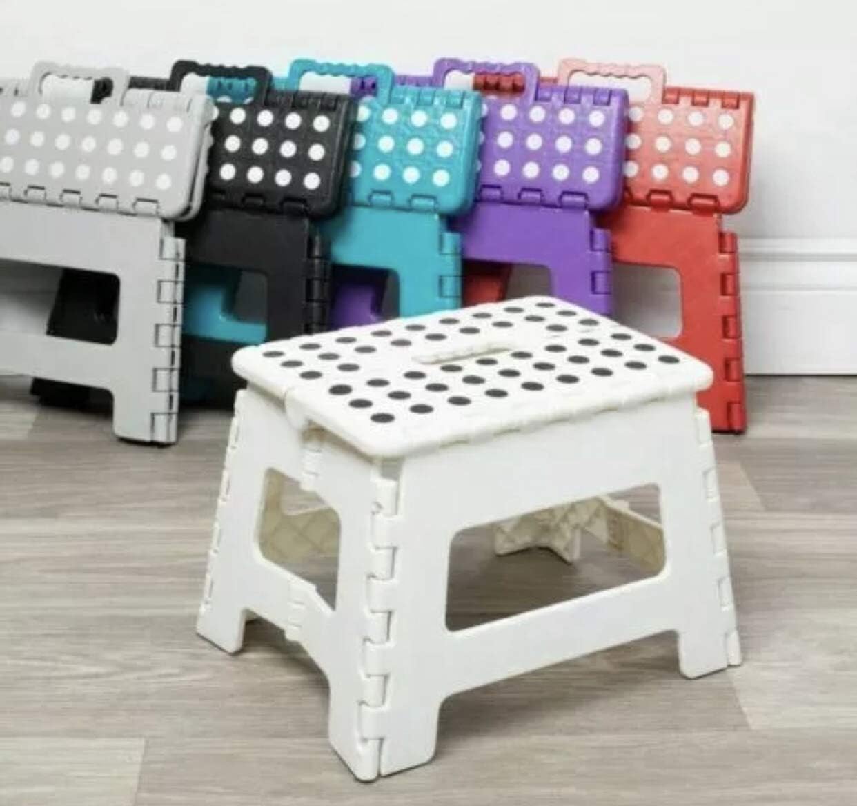 Small folding Step Stool (Colours May Vary) : Amazon.co.uk: Home & Kitchen