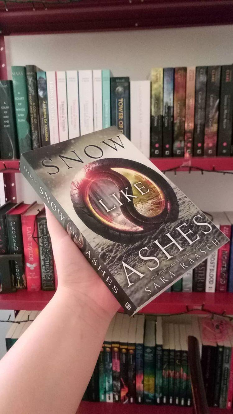 Snow Like Ashes: Sara Raasch: 1 | Amazon.com.br