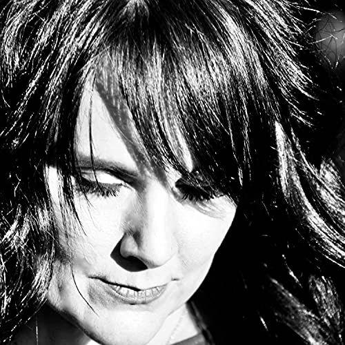 Falling de Kristin Chambers en Amazon Music Unlimited