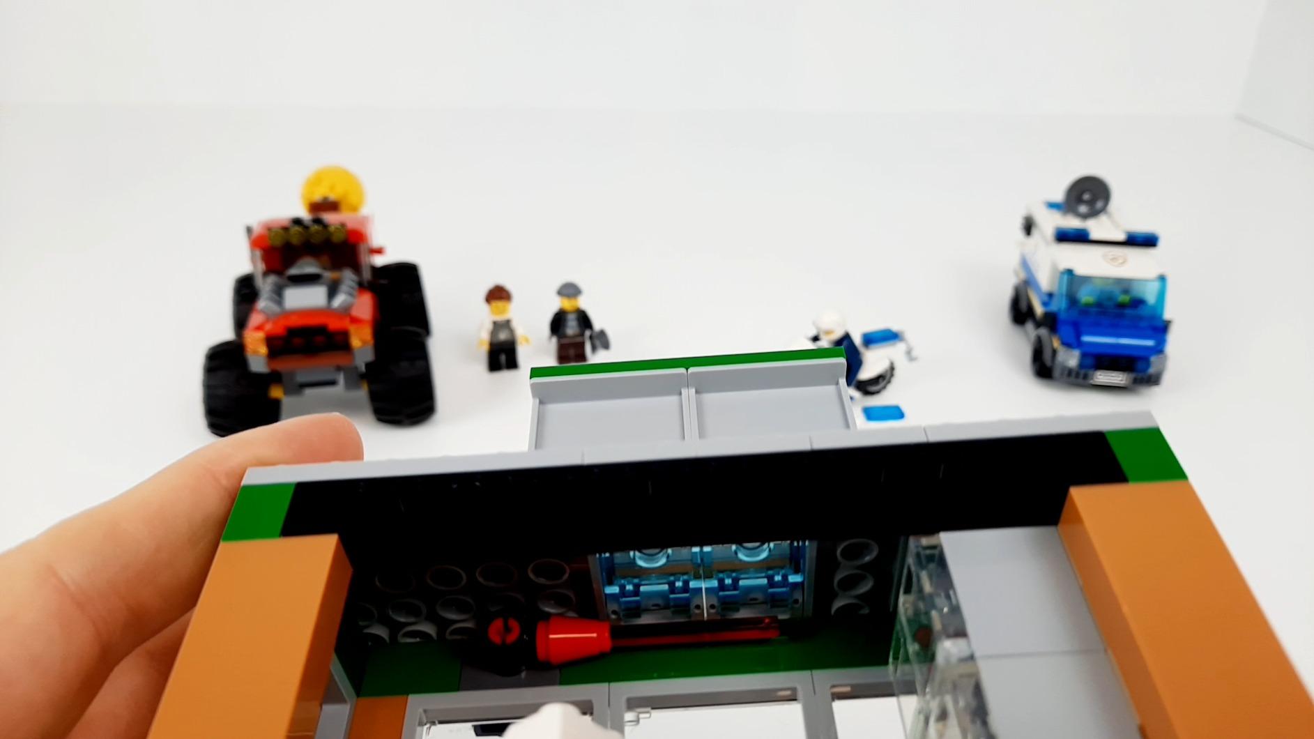 LEGO 60245 City Police Raubüberfall mit dem Monster-Truck: Amazon.de ...