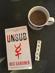 Unsub: Amazon.co.uk: Gardiner, Meg: 9781101985526: Books