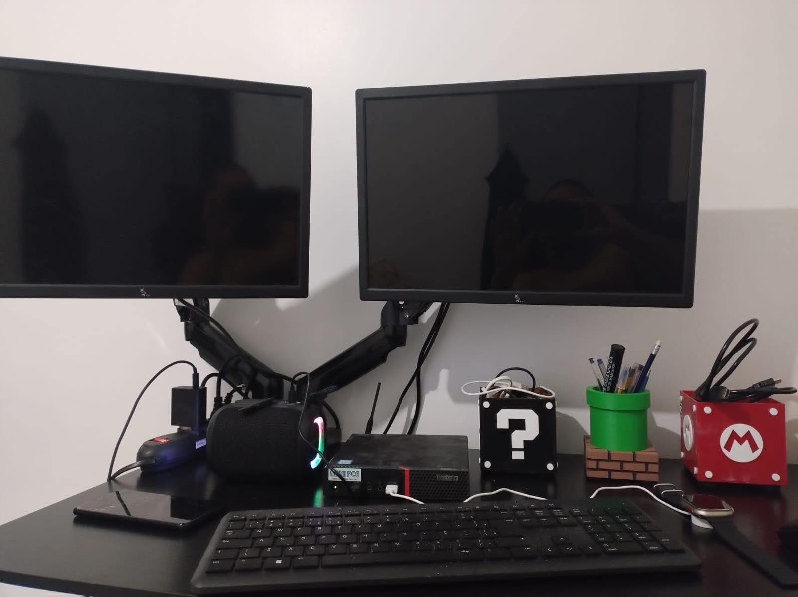 Monitor 19.5" LED, Widescreen, 75Hz, 2ms, HD, HDMI, VGA, VESA, Ajuste ...