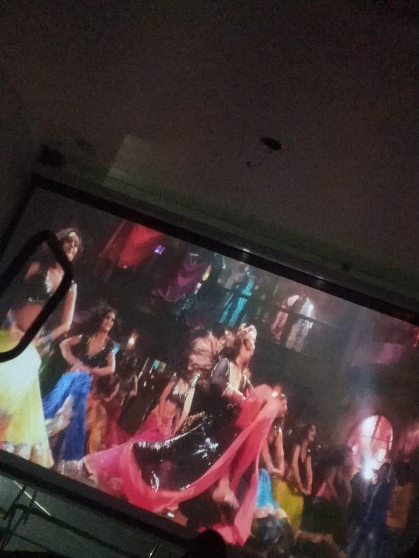 PLAY™ LED 1080P Projector Home Theater 2000 Lumens with Speaker ...