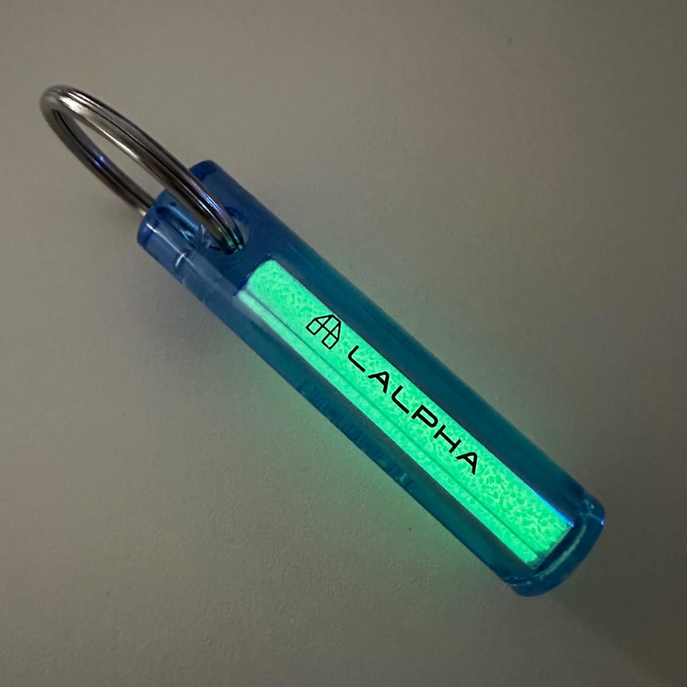 Amazon.co.jp: LALPHA (ラルファ) 蓄光キーホルダー GEAR AID ナイグロー (レモン) : ホビー