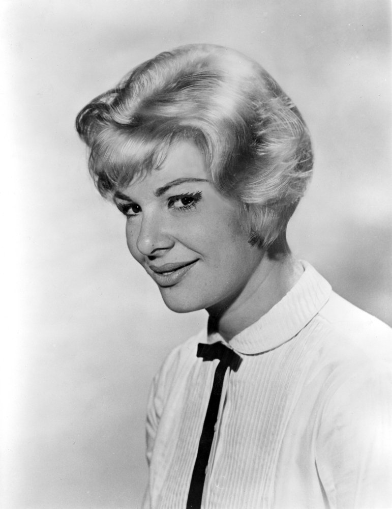 Renee Taylor's Instagram, Twitter & Facebook on IDCrawl