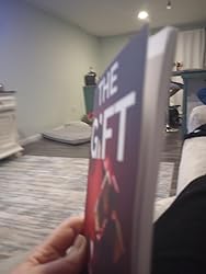 Amazon.com: The Gift: A Christmas Thriller Novelette eBook : McFadden, Freida: Kindle Store