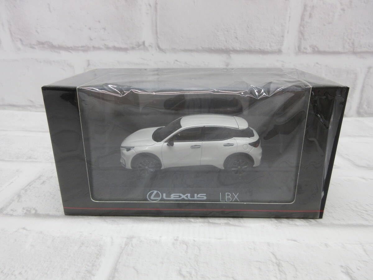 Amazon | ミニカー 1/43 京商 レクサス LBX 右ハンドル ソニッククォーツ モデルカー | ミニカー・ダイキャストカー | ホビー