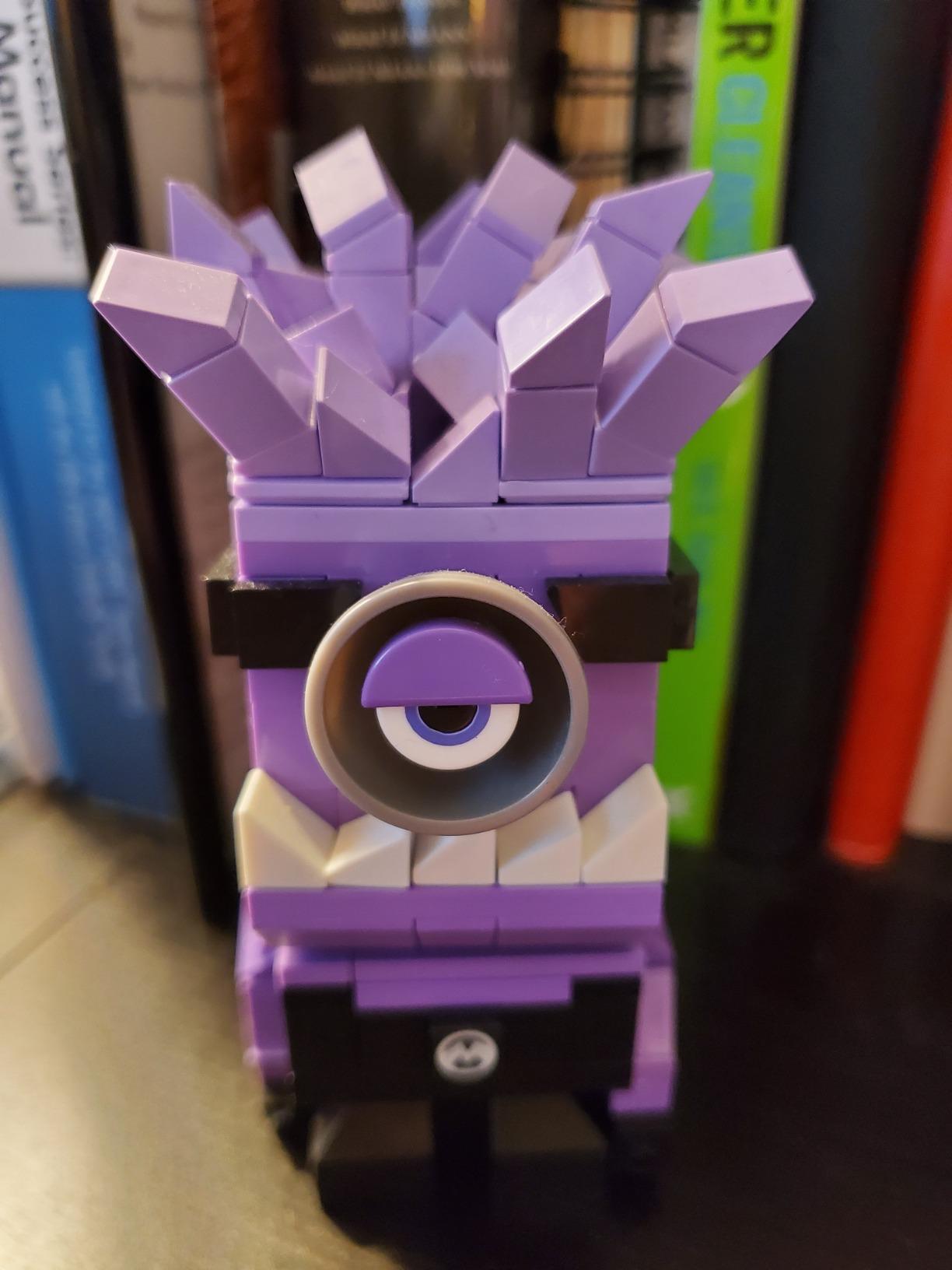 Amazon.com: Mega Construx Kubros Despicable Me Evil Minion Building Kit ...