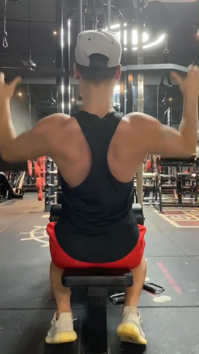 Watch Men＇s Y-Back Workout Tank Tops on Amazon Live