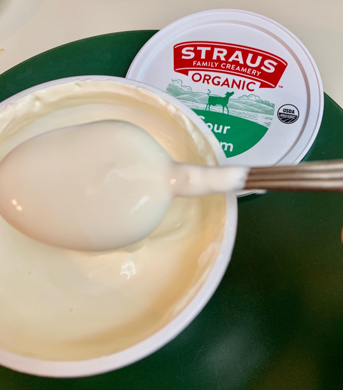 Amazon.com: Straus Family Creamery Sour Cream, Organic, 16 oz : Grocery ...