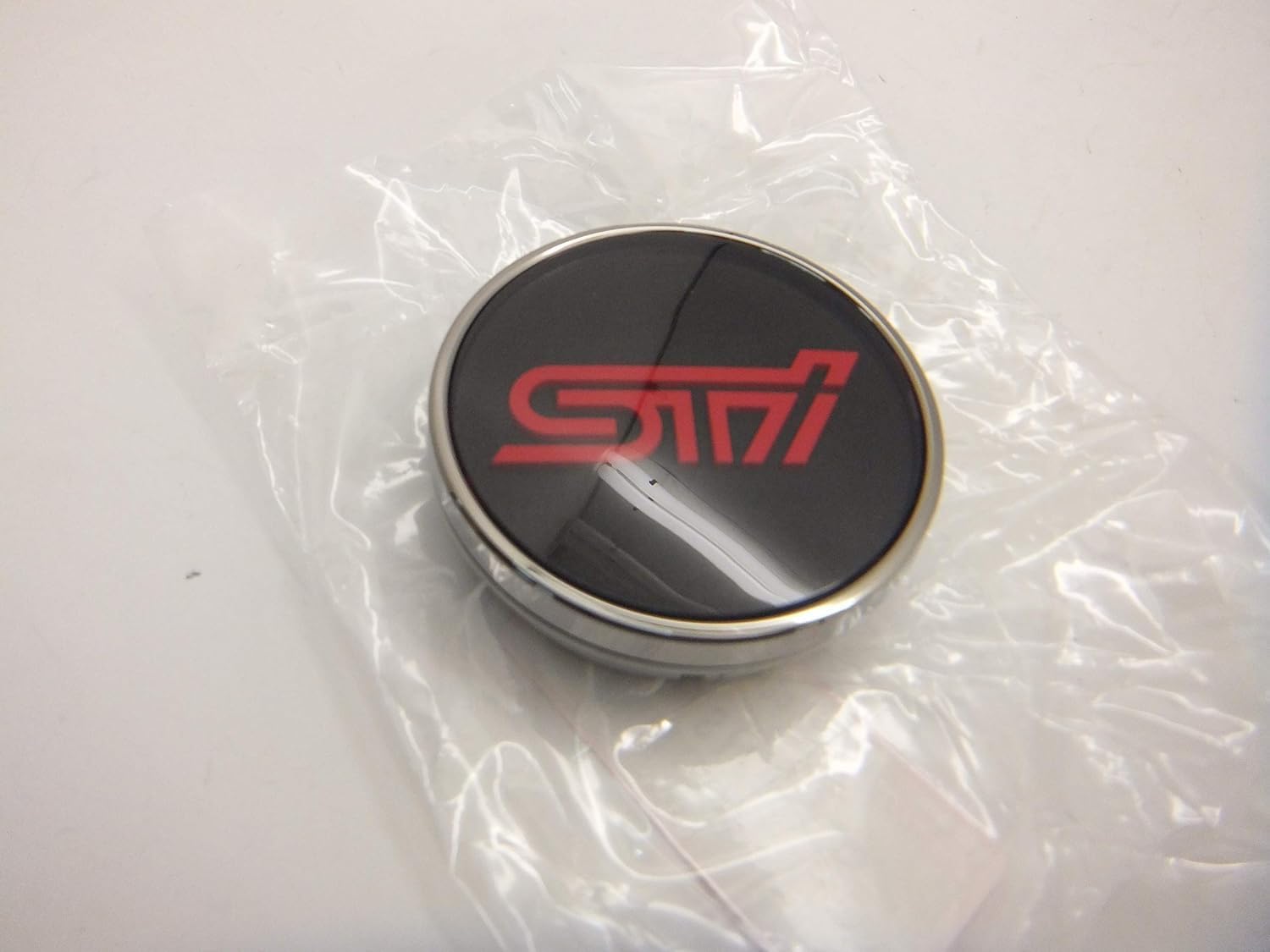 Amazon | スバル レヴォーグSTI(VN#)STIのセンターキャップ 1個 | エンブレム | 車＆バイク