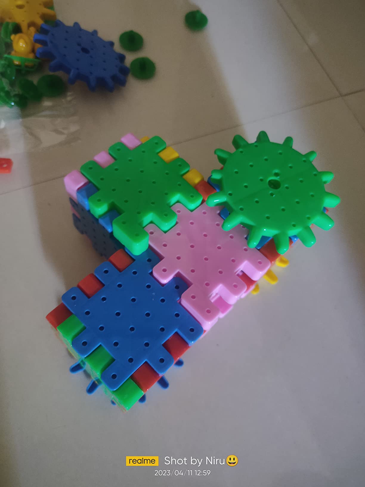 Braintastic 81 Pieces Miracle Bricks Motorized Spinning Gear Building ...