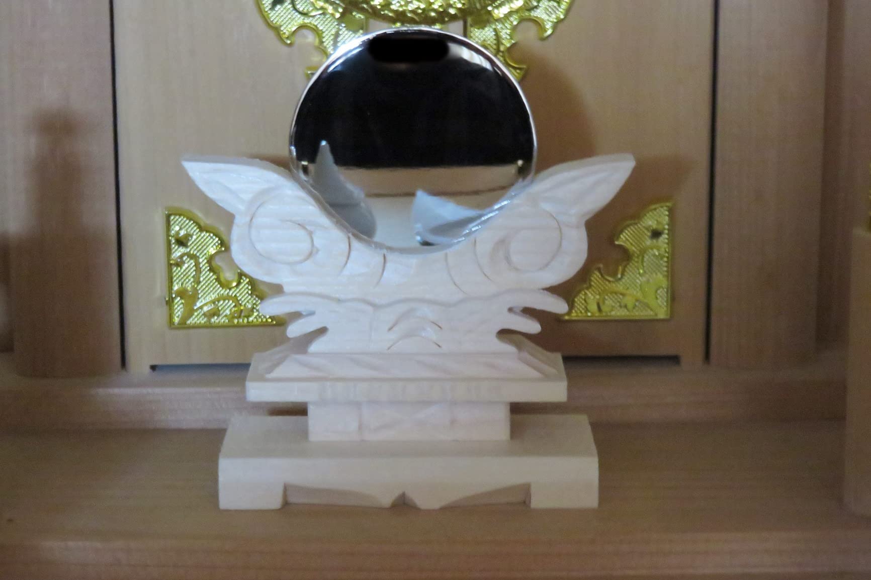 Amazon.co.jp: Butsudanya Takita Shoten Shinto Mirror (with stand) Metal ...