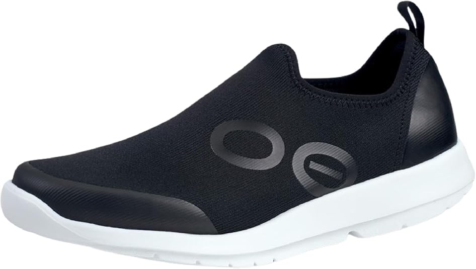 Amazon.com | OOFOS OOmg Sport Low Recovery Shoe, White & Black - Men s ...