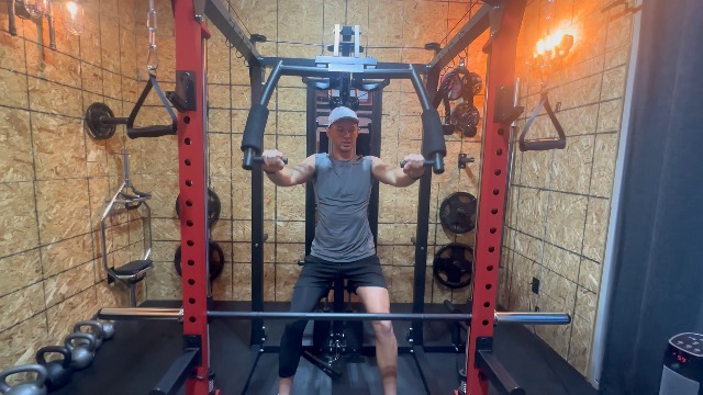 Watch What You Should Know Before Buying This Weight Machine on Amazon Live