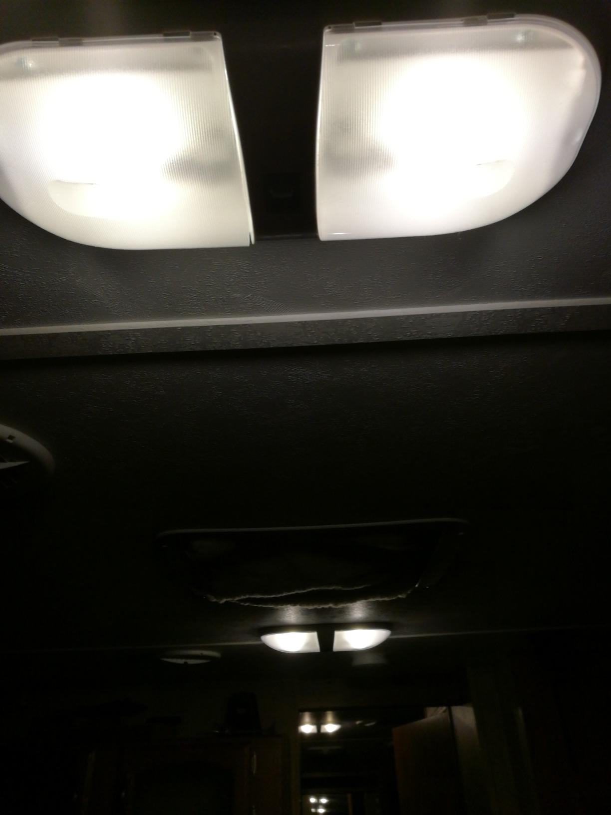 Amazon.com: YINTATECH T10 Wedge Side Trailer 42-SMD Warm White LED ...