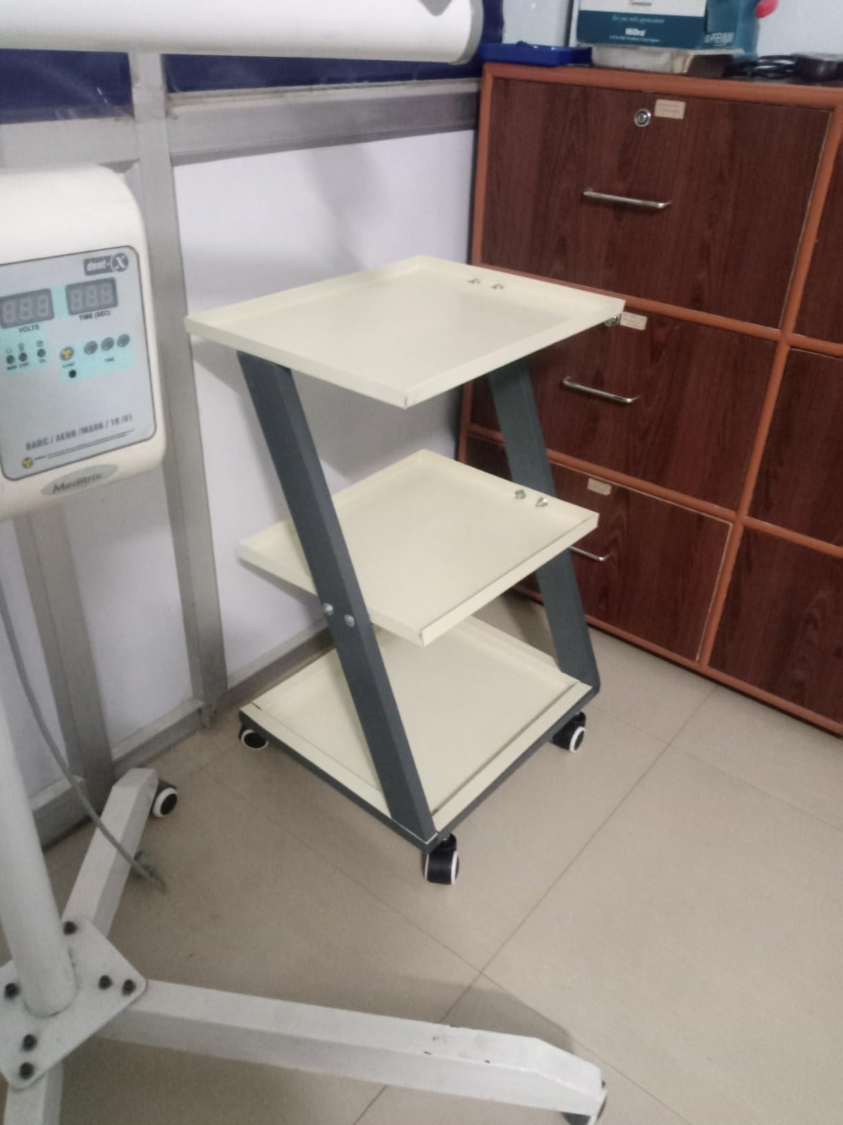 TYCOON PHYSIO SOLUTIONS Z Trolley with Runners for Clinic/Hospital ...