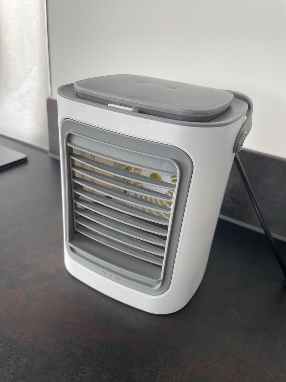 RED5 USB Desk Fan with Spray - Personal Cooling Spray Mist Function 3 ...