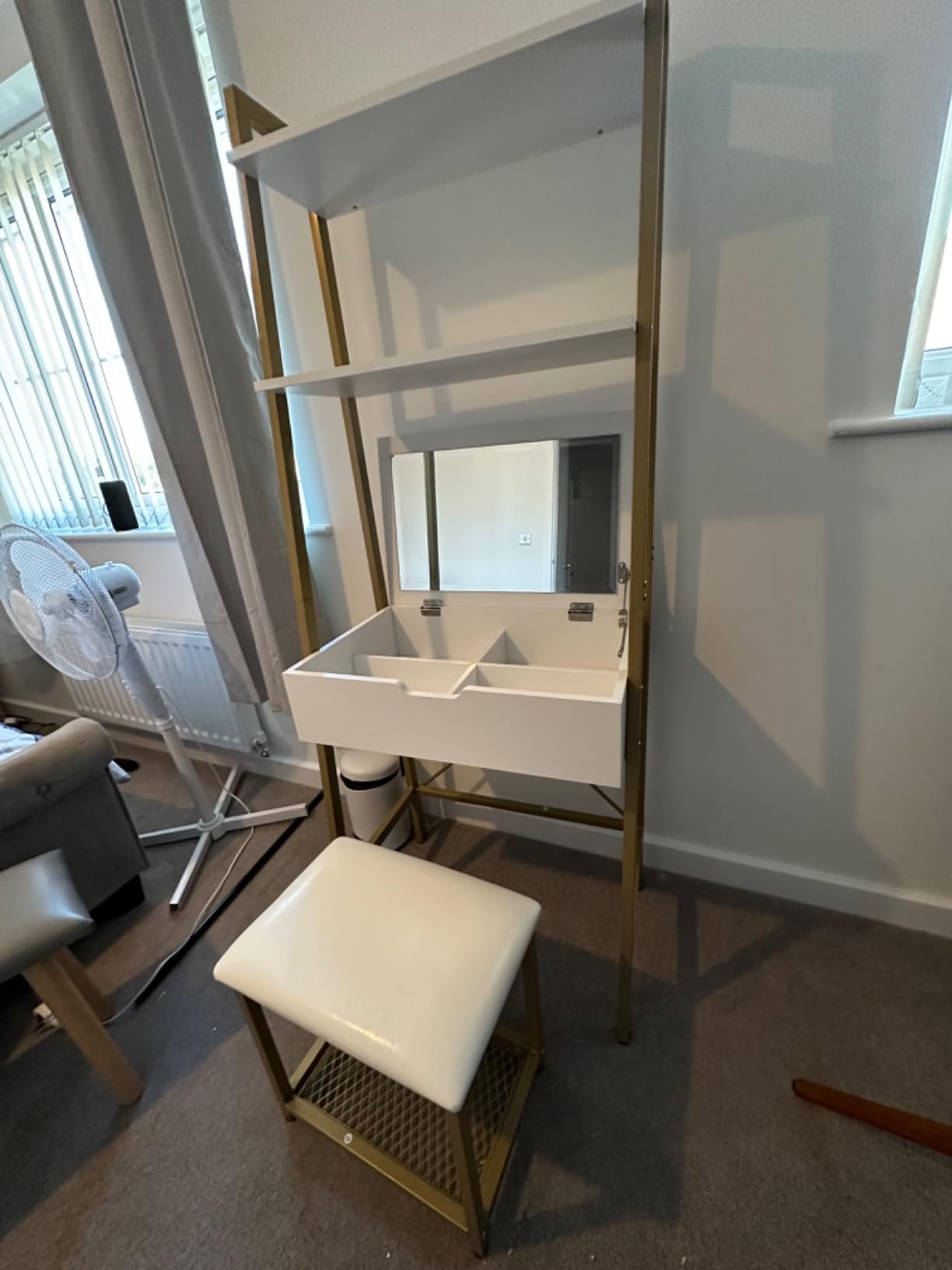 RELAX4LIFE Dressing Table with Stool and Flip Top Mirror, Ladder Vanity ...
