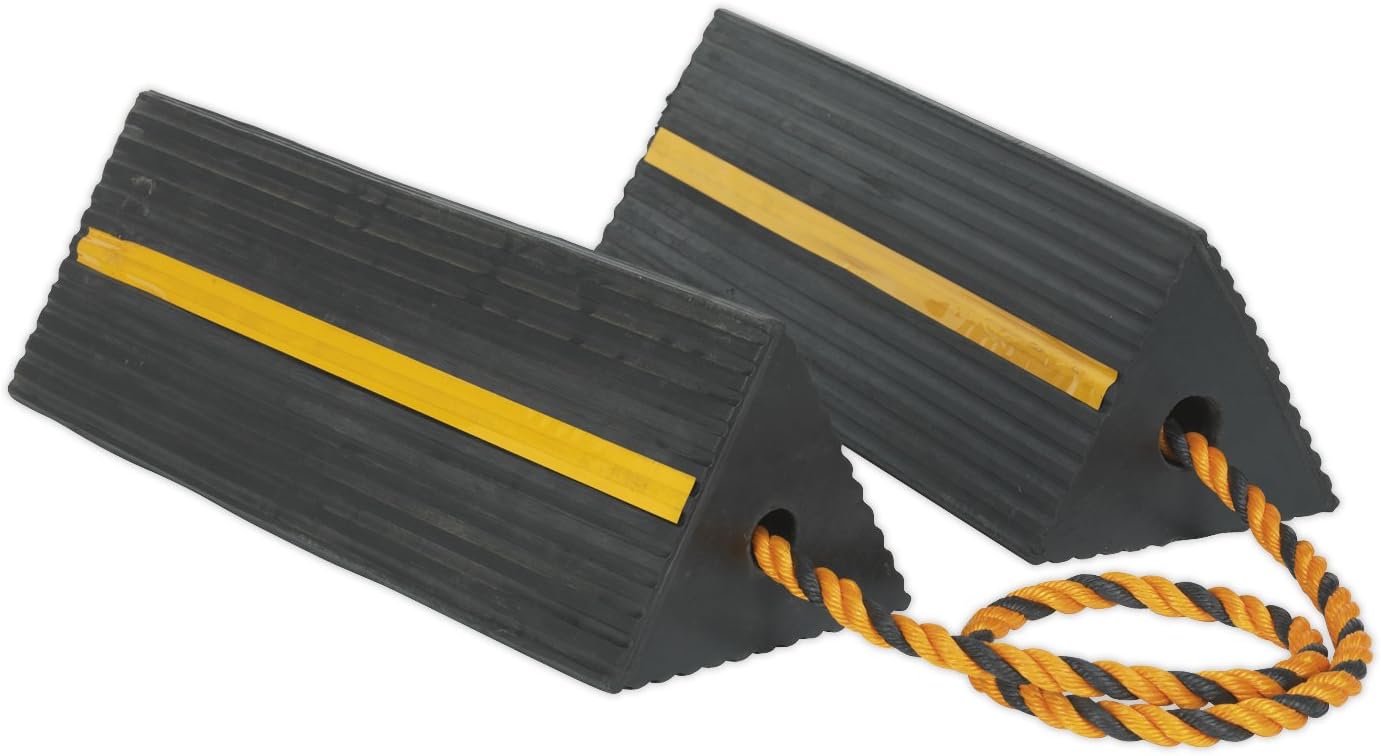 Sealey WC16 Heavy-Duty Rubber Wheel Chocks - Pair : Amazon.co.uk ...