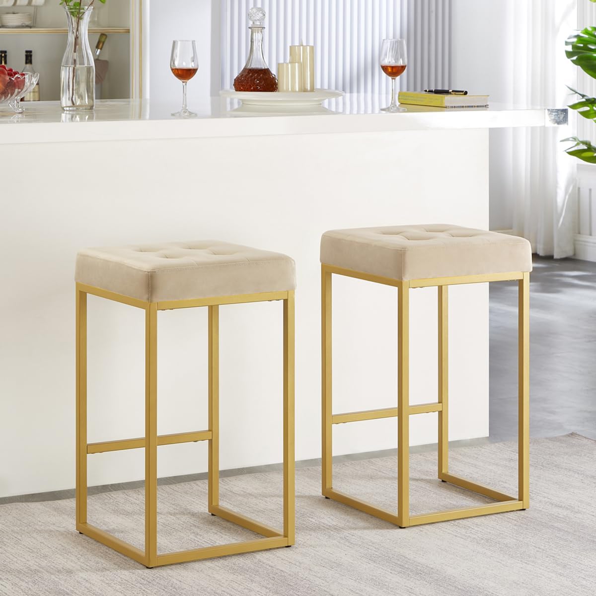 Amazon.com: Meridian Furniture 950Gold Tyson Collection Modern ...