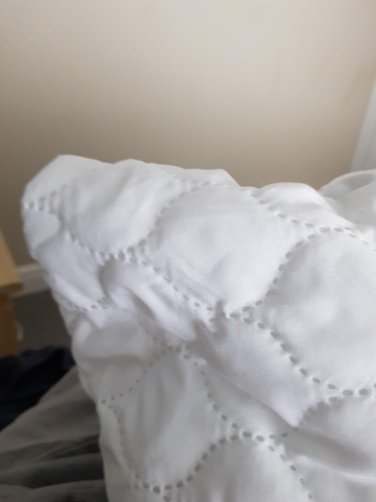 Slumberdown Hotel Quality Pillows 4 Pack - Bouncy Firm Support Side ...