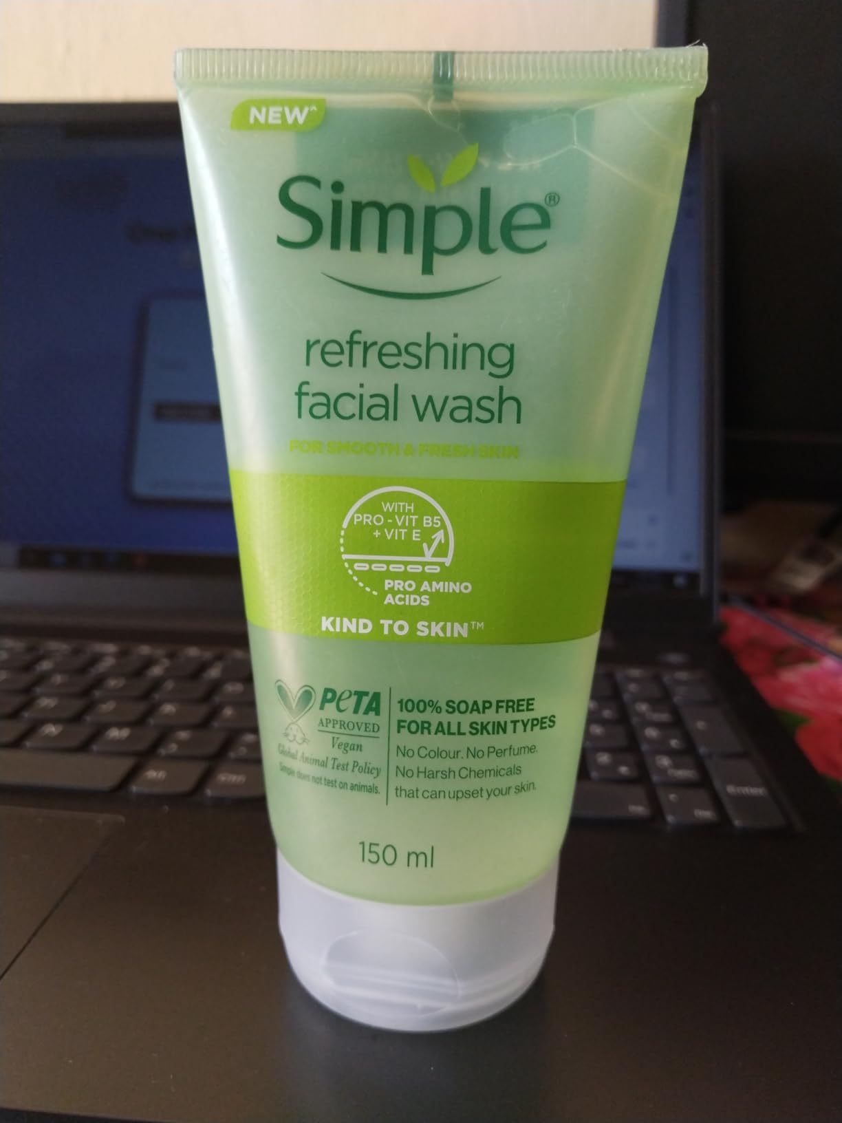 Simple Kind To Skin Refreshing Facial Wash 100 ml | 100% Soap-Free ...