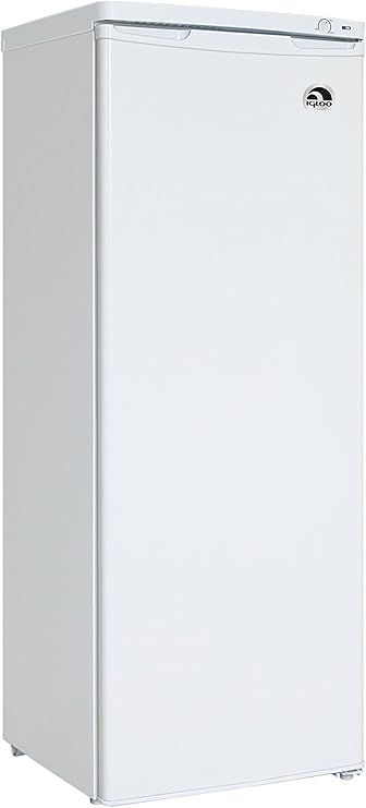 Amazon.com: Igloo FRF690B Upright Freezer, 6.9 Cubic Feet, White ...