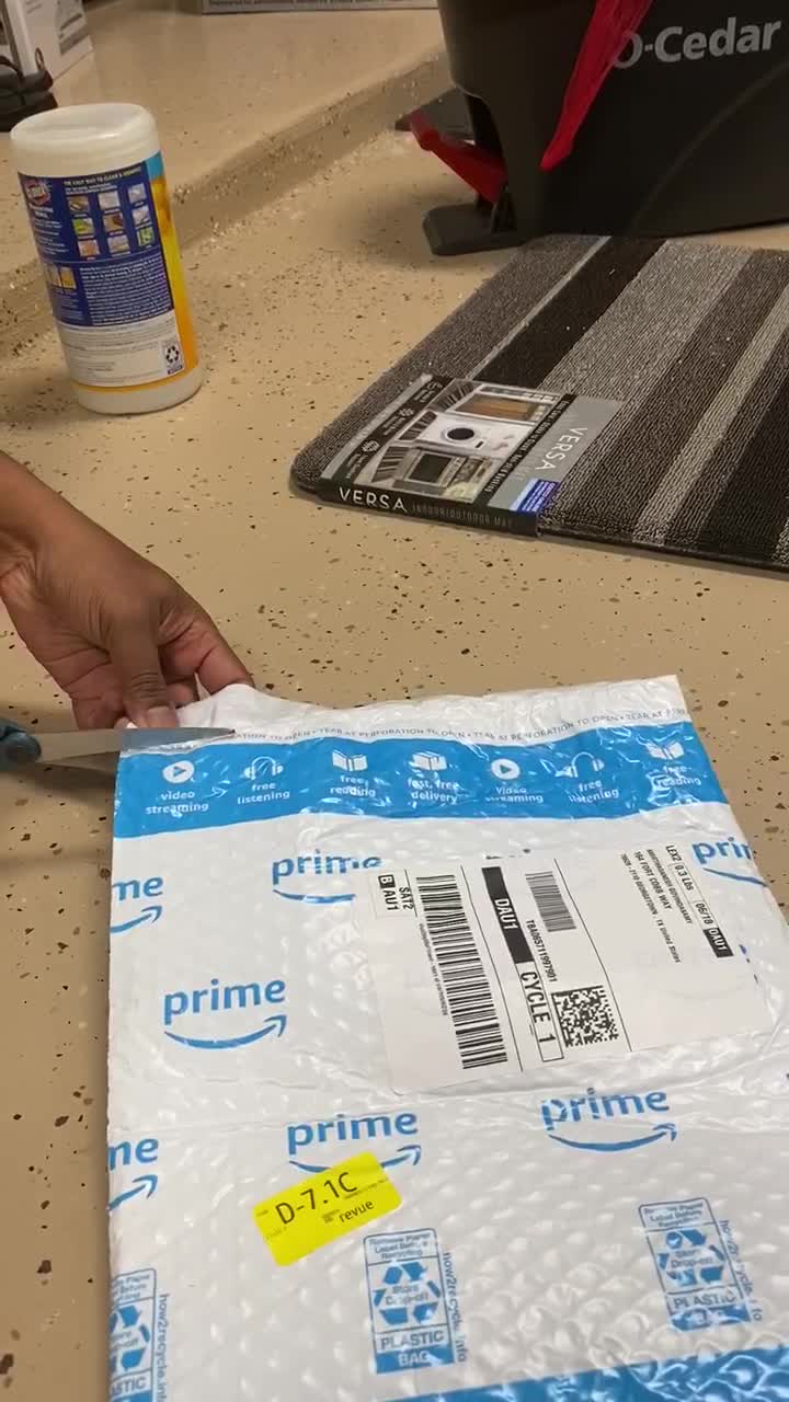 Watch Really?? Amazon sent an empty package on Amazon Live