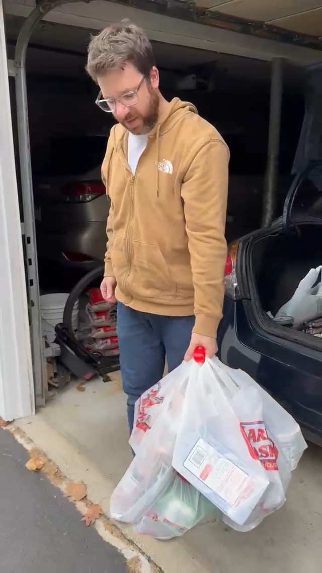 Watch The Easiest Way to Carry Groceries or any Bags! on Amazon Live