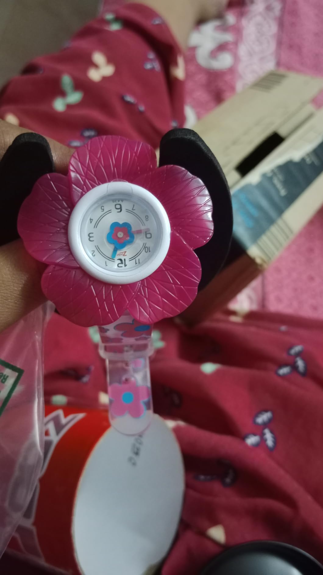 Zoop Analog Watch with Silver Dial & Pink Strap for Girls Kids, from ...